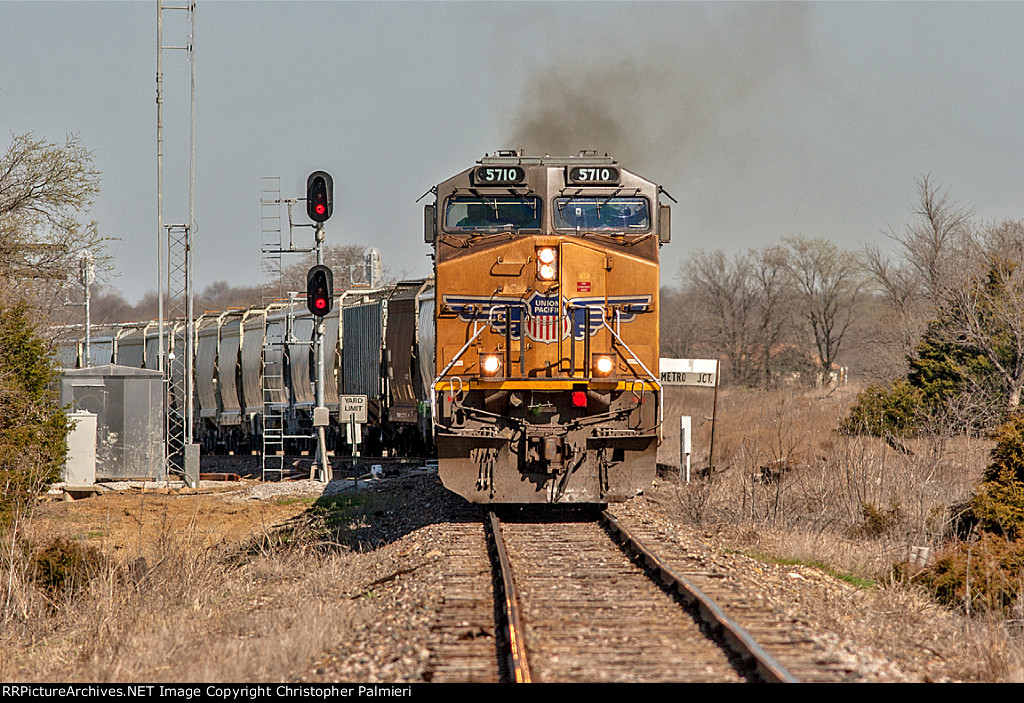 UP 5710 Leads KCS O-ALKC-30